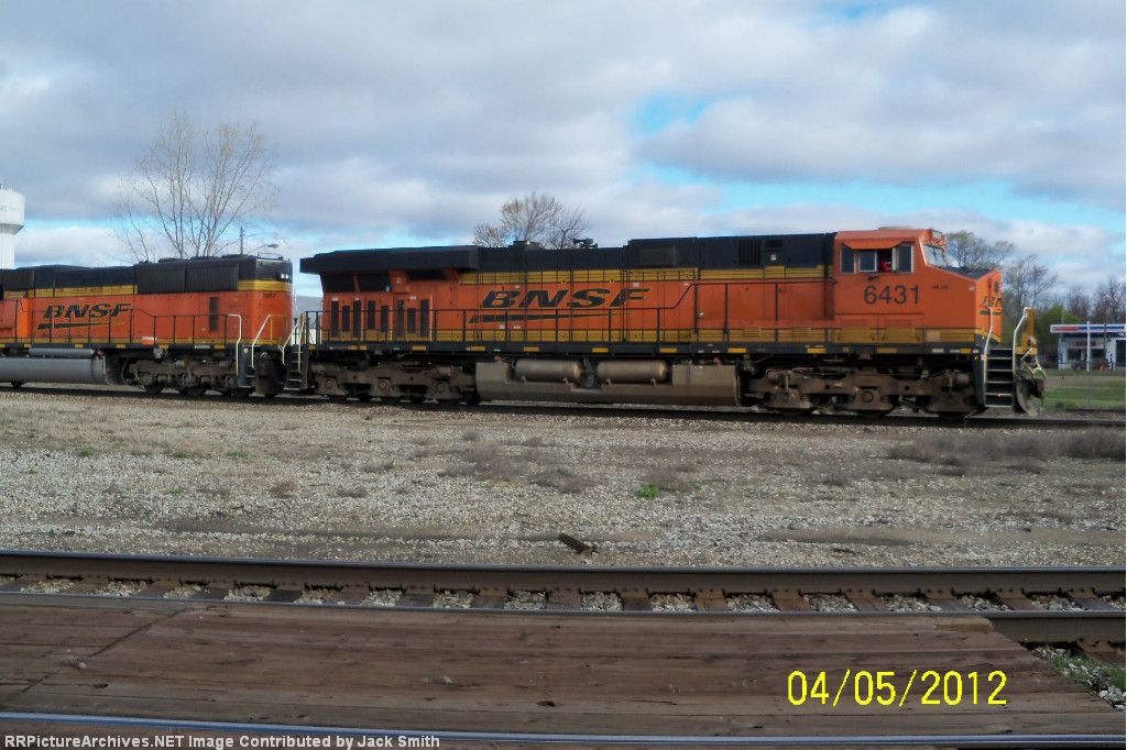 BNSF 6431 & 8987